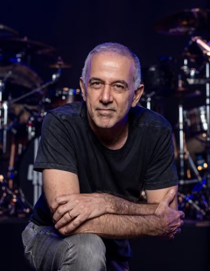 Livro de memórias do Barone: 40 anos de história dos Paralamas do ...